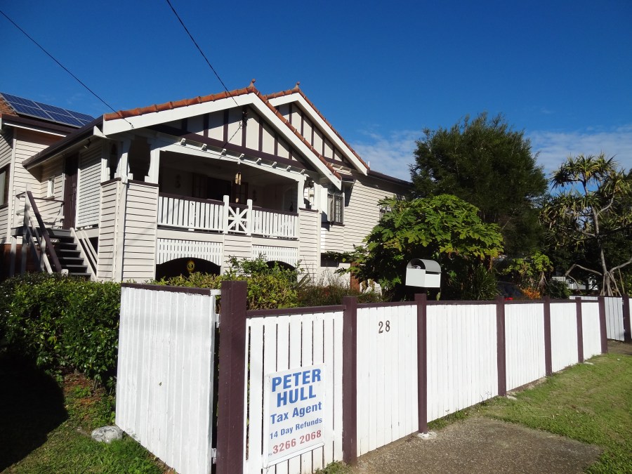 Contact Us | PETER HULL